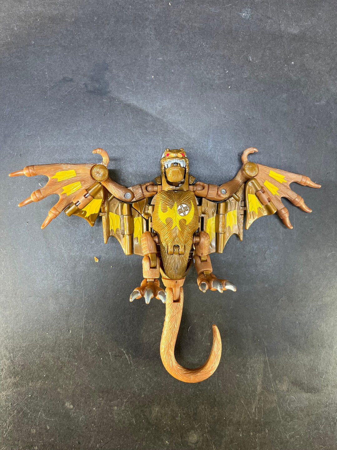 Transformers Beast Wars Action Figure : Soundwave Mutants. cracked Wing ...