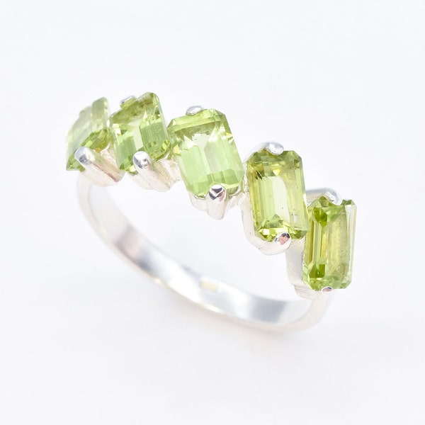 Peridot Ring - Etsy