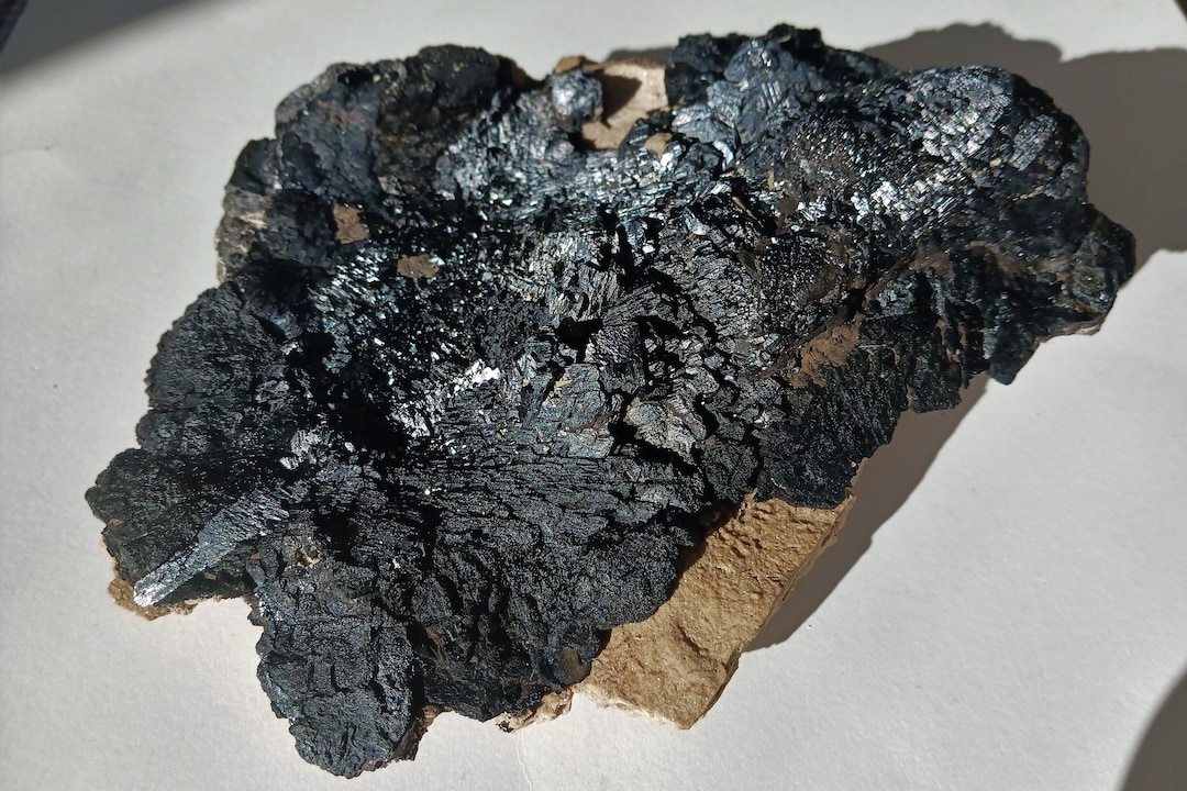 Magnificent Museum Grade Chalcocite Specimen. A Stunning 1213g! an ...