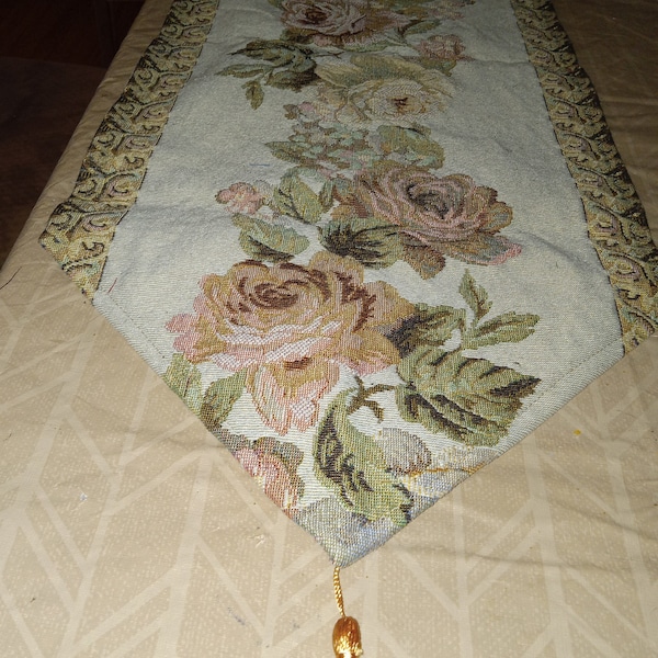 Rose Table Runner - Etsy