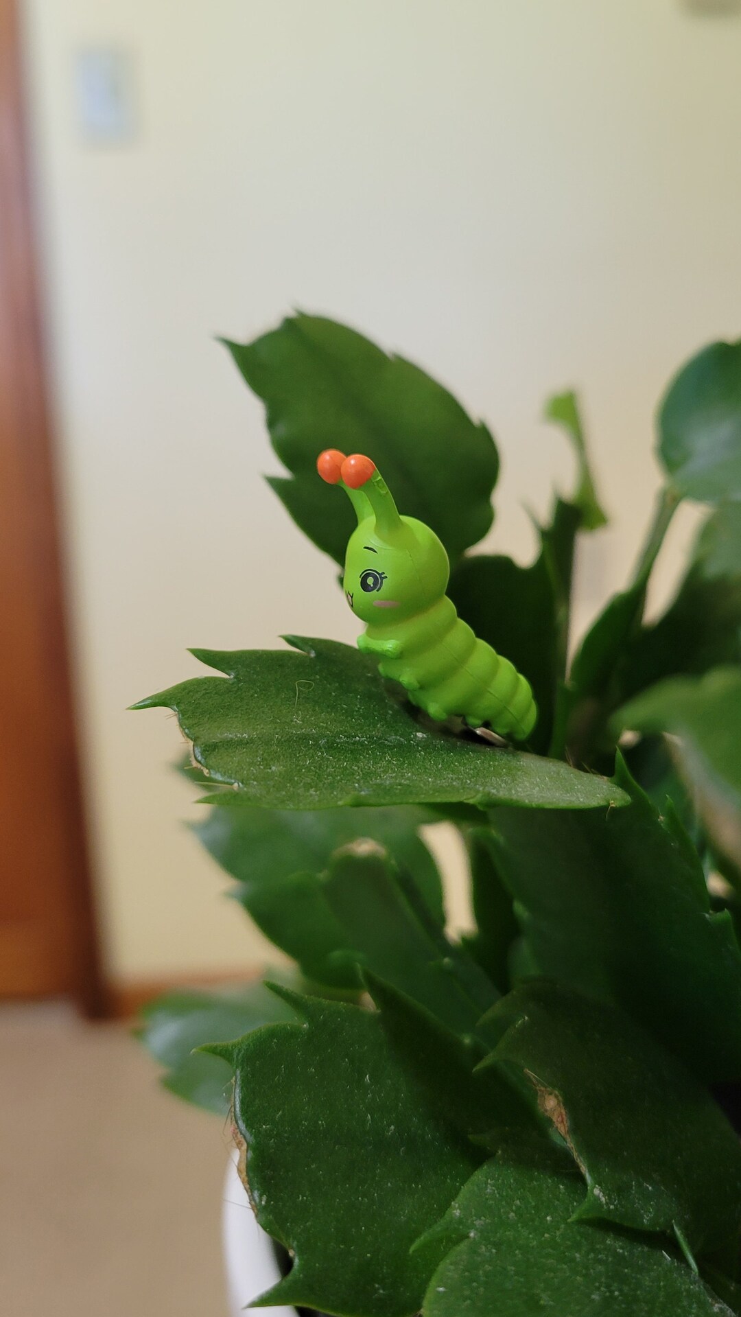 Magnetic Plant Safe Caterpillar Worm Pin. Sits on Plant Leaves Secured ...
