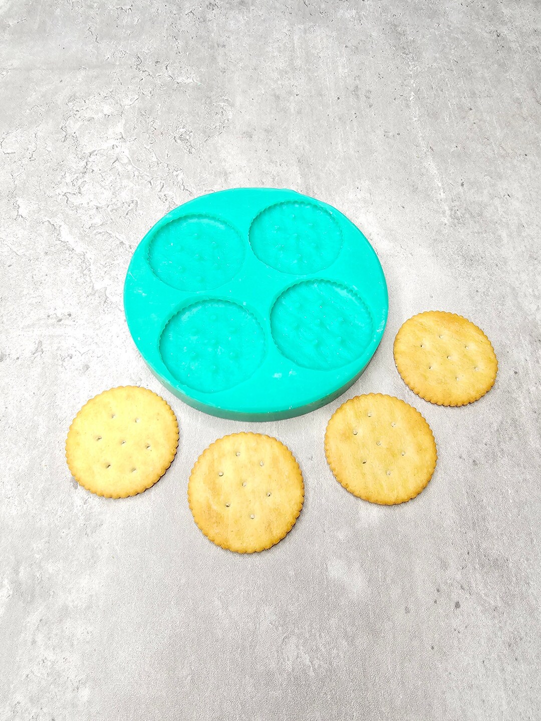 Round Butter Crackers 4-cavity Silicone Mold for Wax Melt Making ...