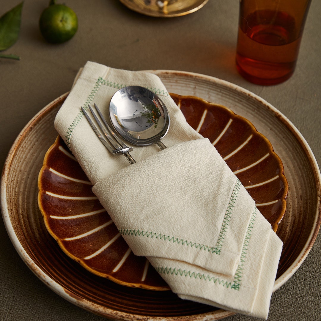 Softened Cotton Beige and White Napkins Set With Zigzag Design on the ...