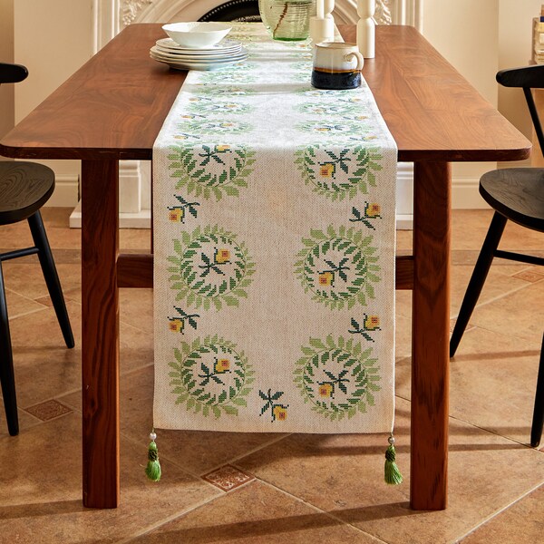 Tulip Table Runner - Etsy