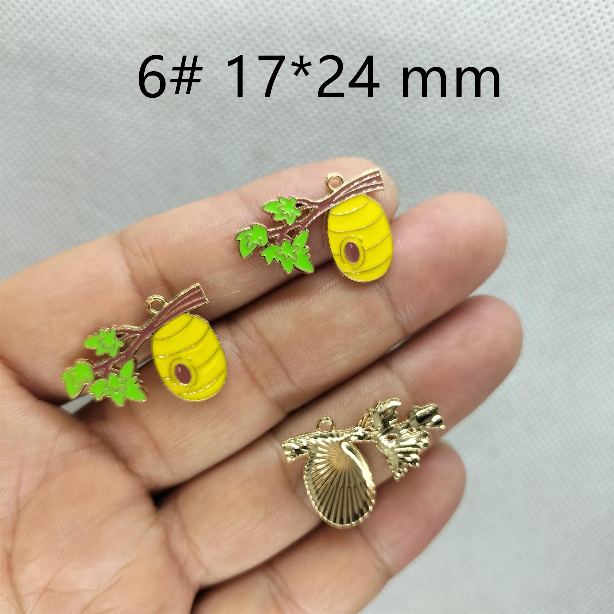 Cartoon Enamel Bee Charm Gold Plated Metal Animal Flower Charms Pendant ...