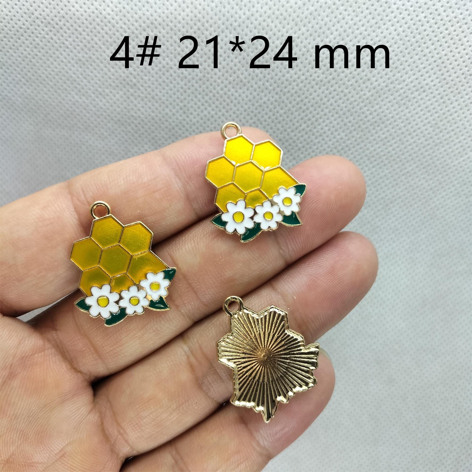 Cartoon Enamel Bee Charm Gold Plated Metal Animal Flower Charms Pendant ...