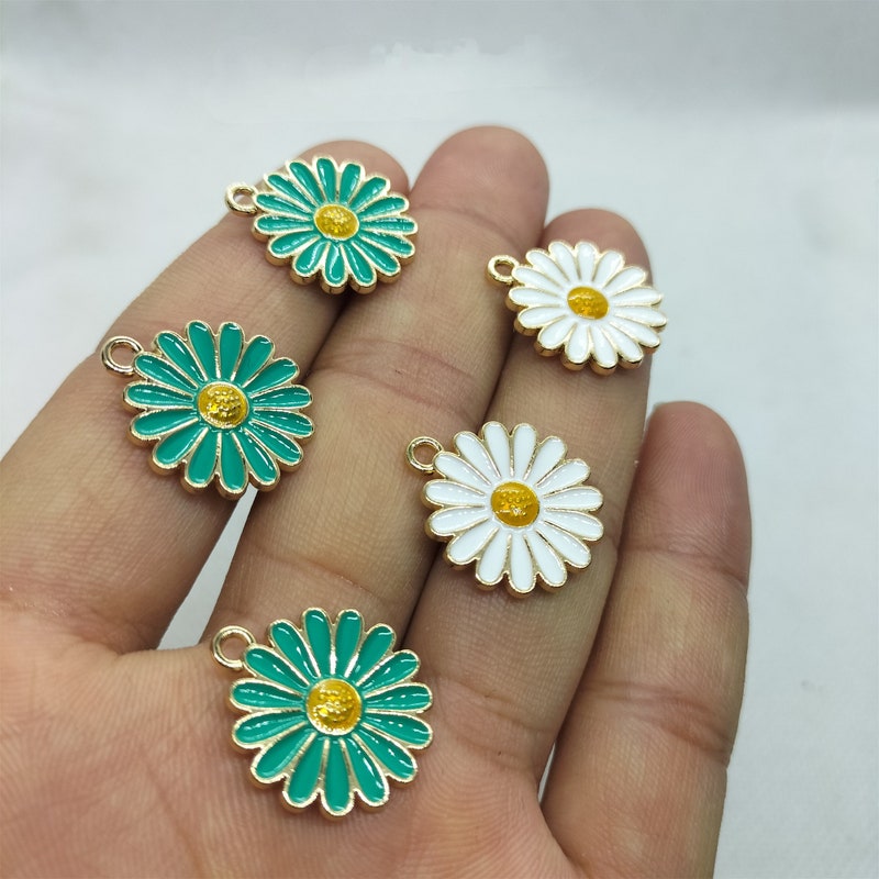 Daisy Charms - Etsy