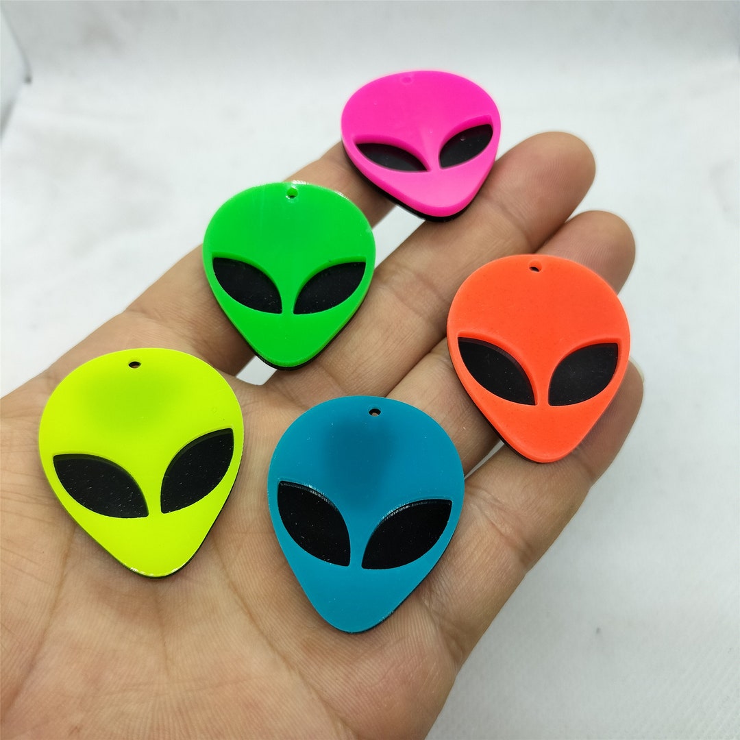 35*29mm Resin Cartoon Alien Head Charm Alien Charms Pendant for DIY ...