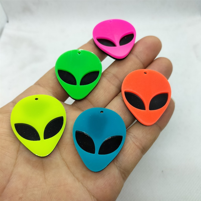 Alien Charm - Etsy