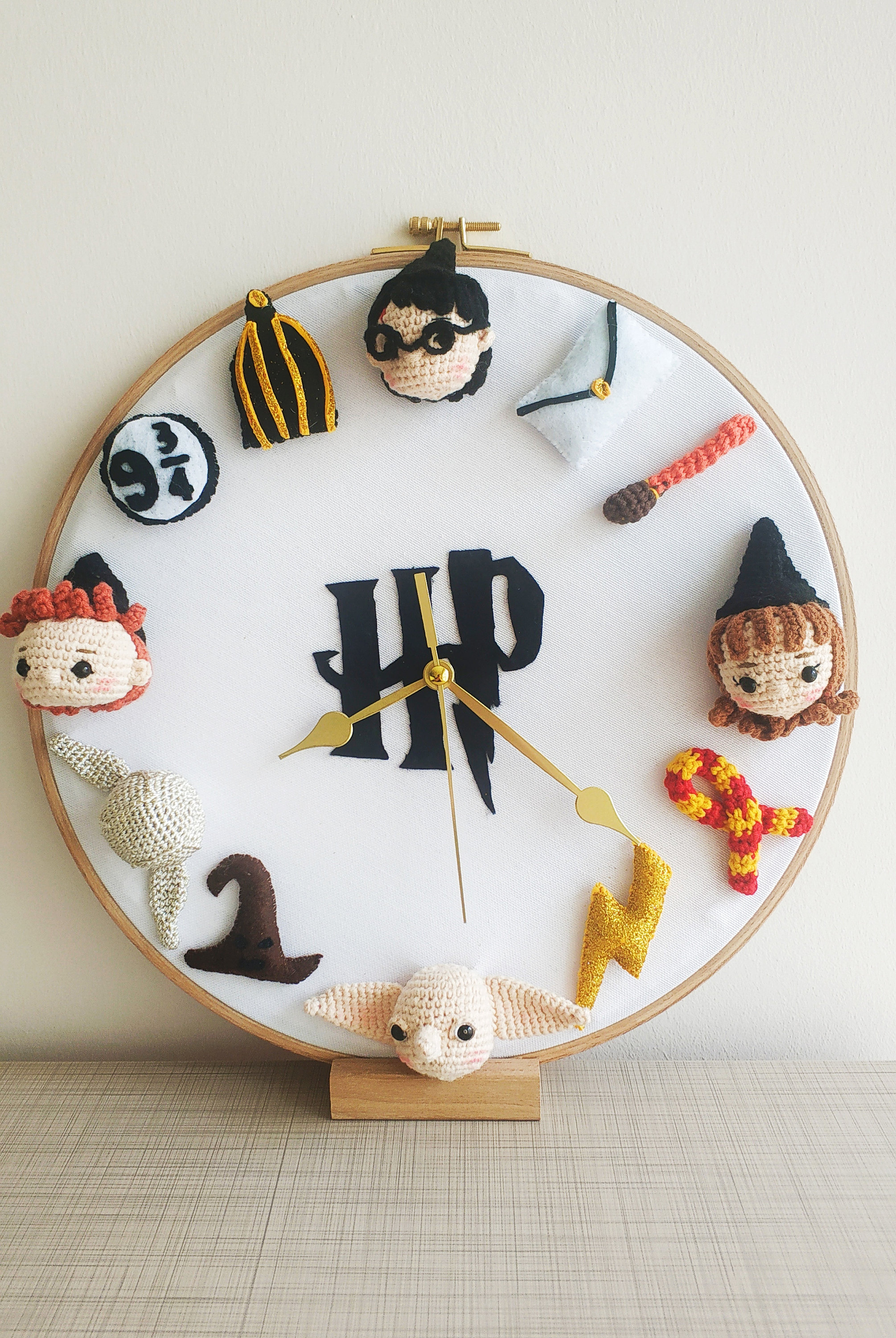 Harry Potter Wall Clock Amigurumi Clock Harry Potter Design Wizard ...