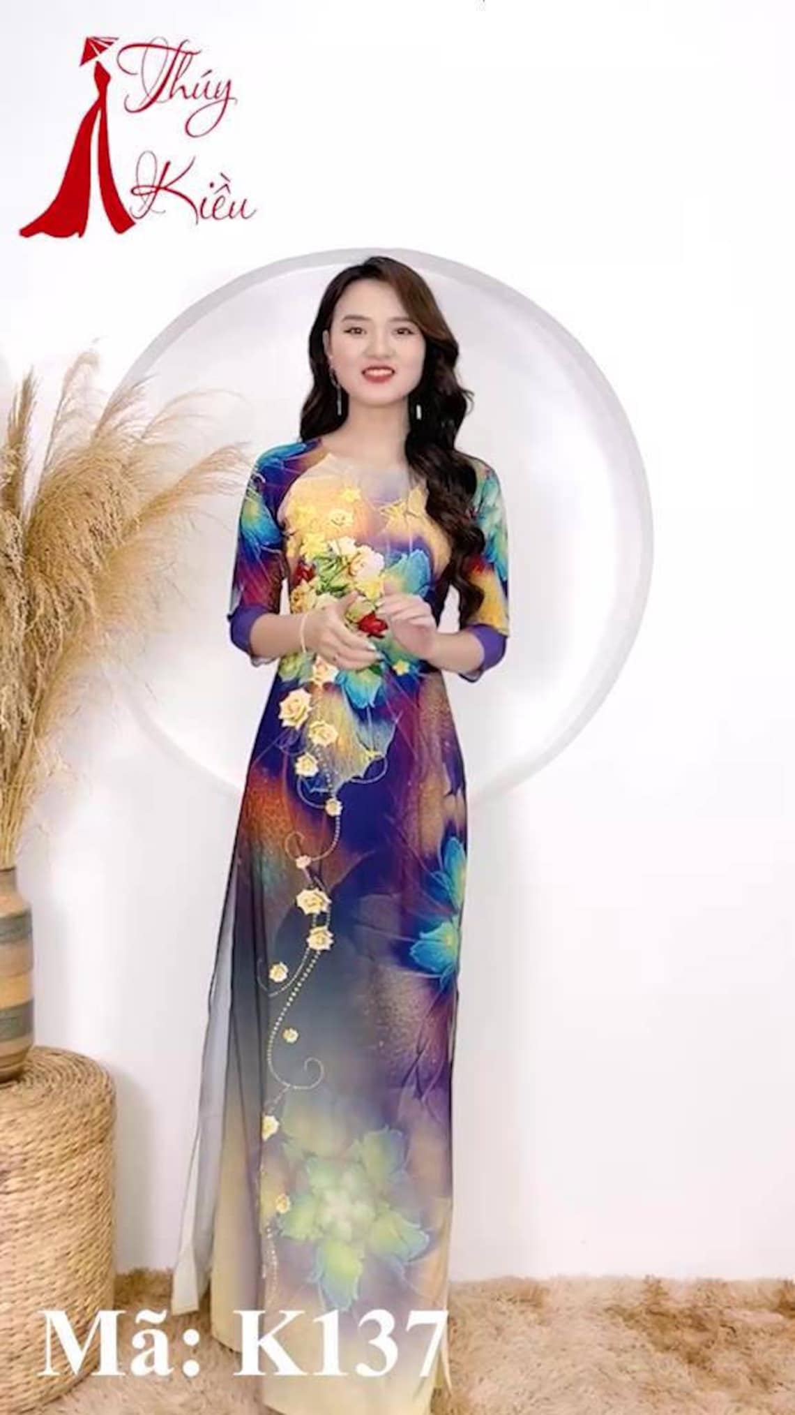 Áo Dài Nữ Truyền Thống đẹp - Áo Dài Cách Tân K137 Phối Hoa Loang Xanh - Ao Dai With Blue Flowers ...