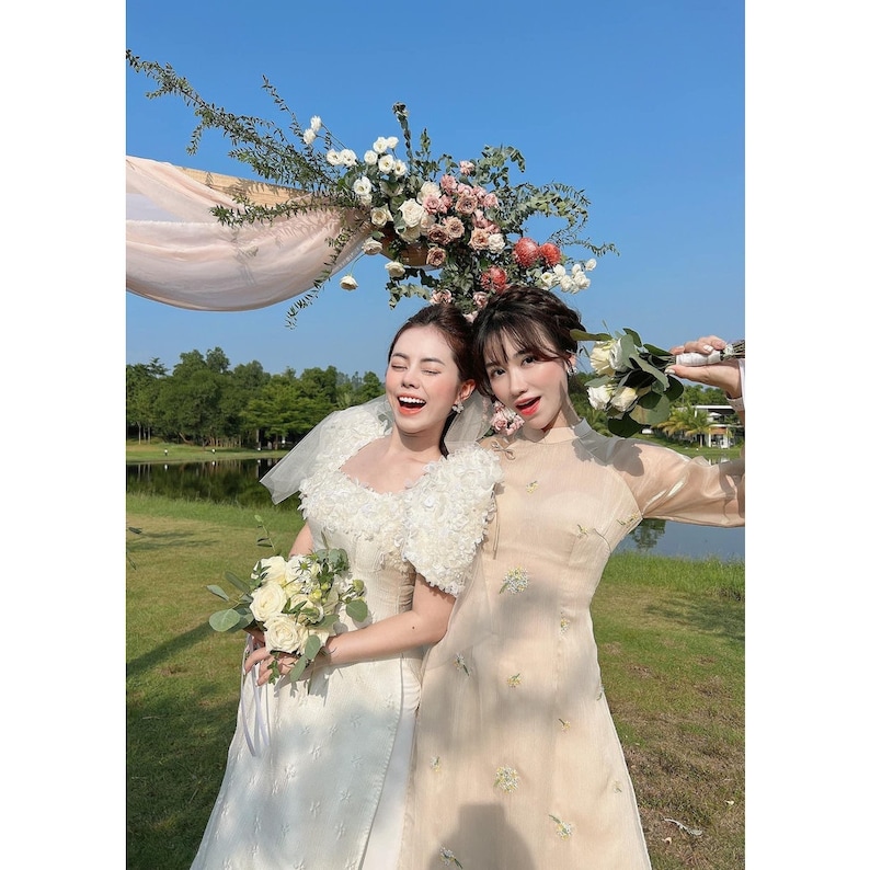 Super Hot Ao Dai Model cuckoomẫu Áo Dài Siêu Hot cúc Chipre-made Ao Dai ...