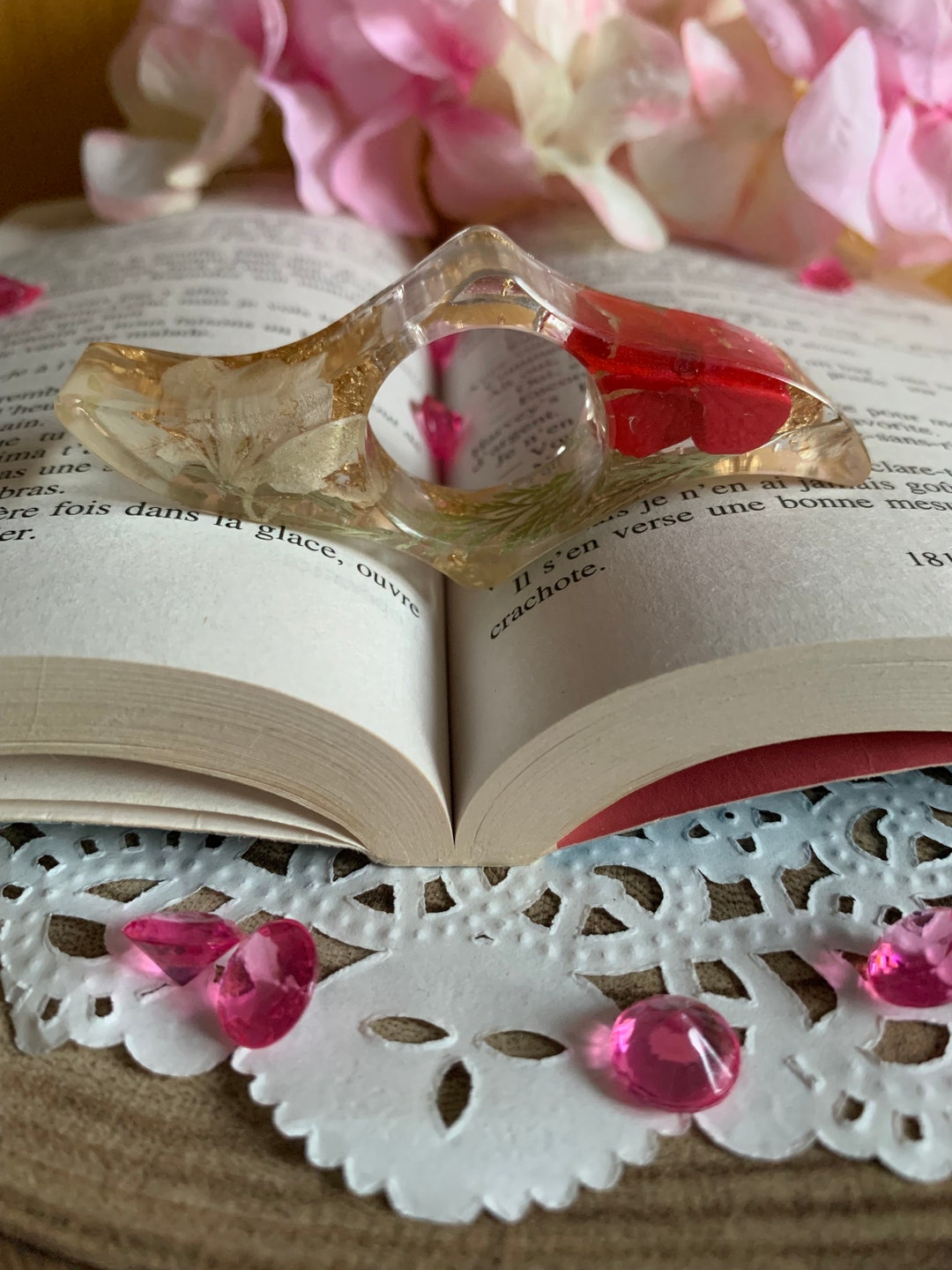 Reading Ring Made of High Quality Epoxy Resin With Dried Flowers, Gold ...