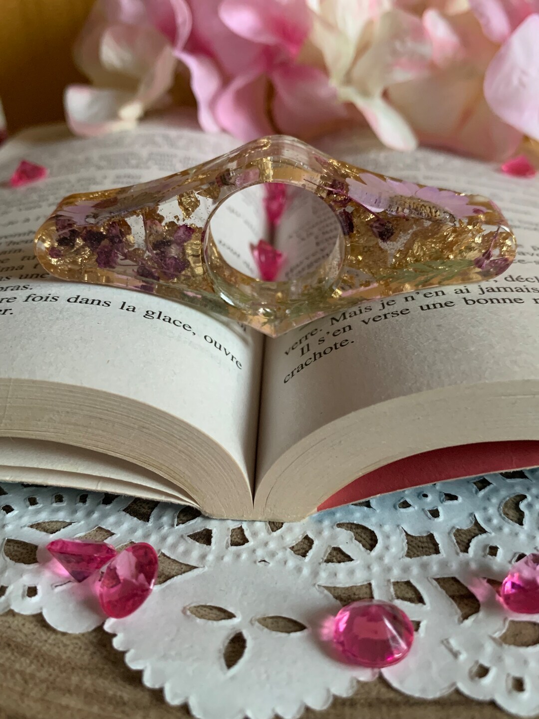 Reading Ring Made of High Quality Epoxy Resin With Dried Flowers, Gold ...