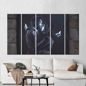 Banksy Mobile Phone Lovers, Couple Graffiti Poster, Phone Lovers 3D ...
