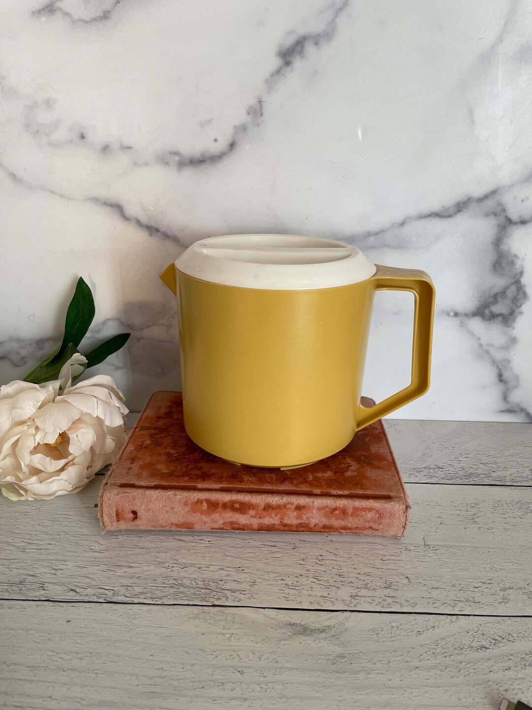 Rubbermaid Mini Pitcher, Yellow Pitcher 1 1/2 Quarts Pitcher, Vintage ...