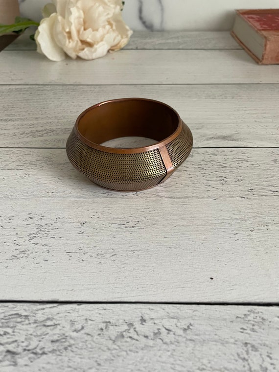 vintage metal bangle - Gem