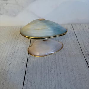 Vintage Clam Shell Box, Tiny Trinket Box, Seashell Trinket Box, Beach ...