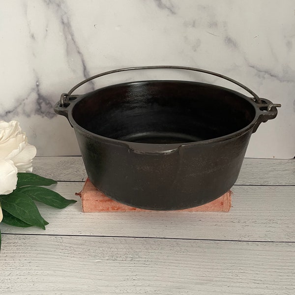 Cast Iron Pot - Etsy