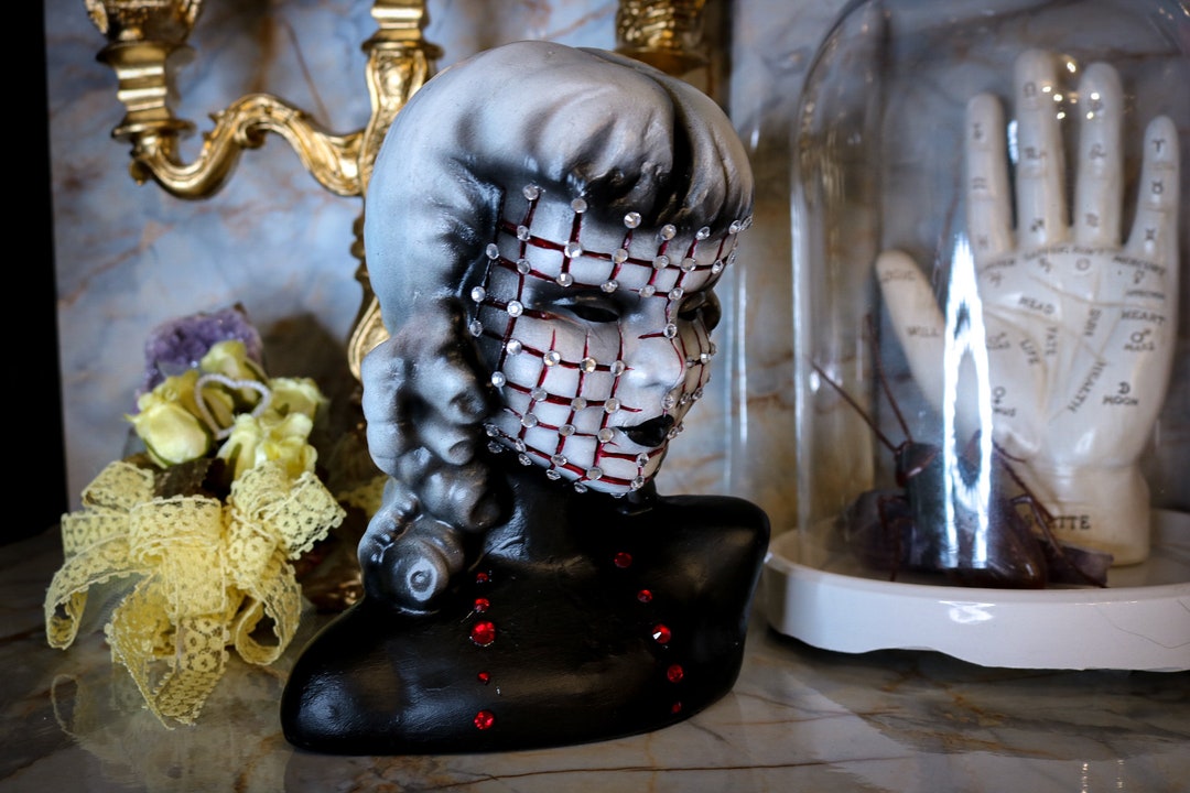 Hellraiser Pin Head Pin up Babe Bust - Etsy