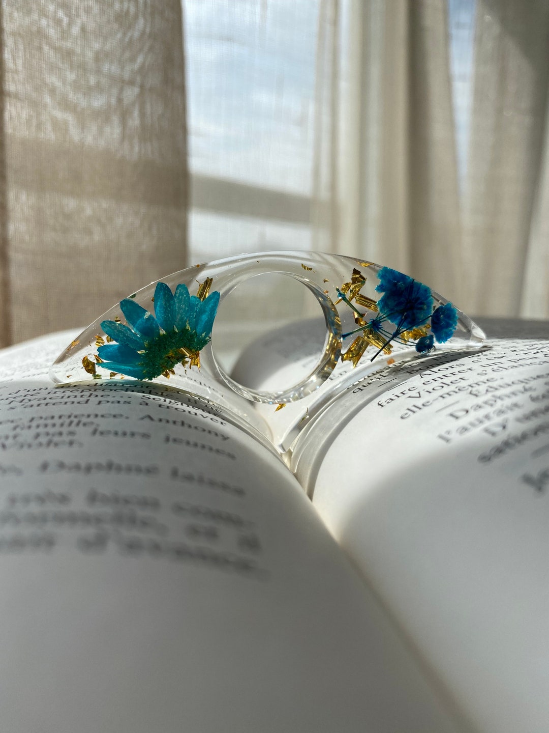 Handmade Natural Blue Flowers and Gold Leaf Resin Reading Ring for ...