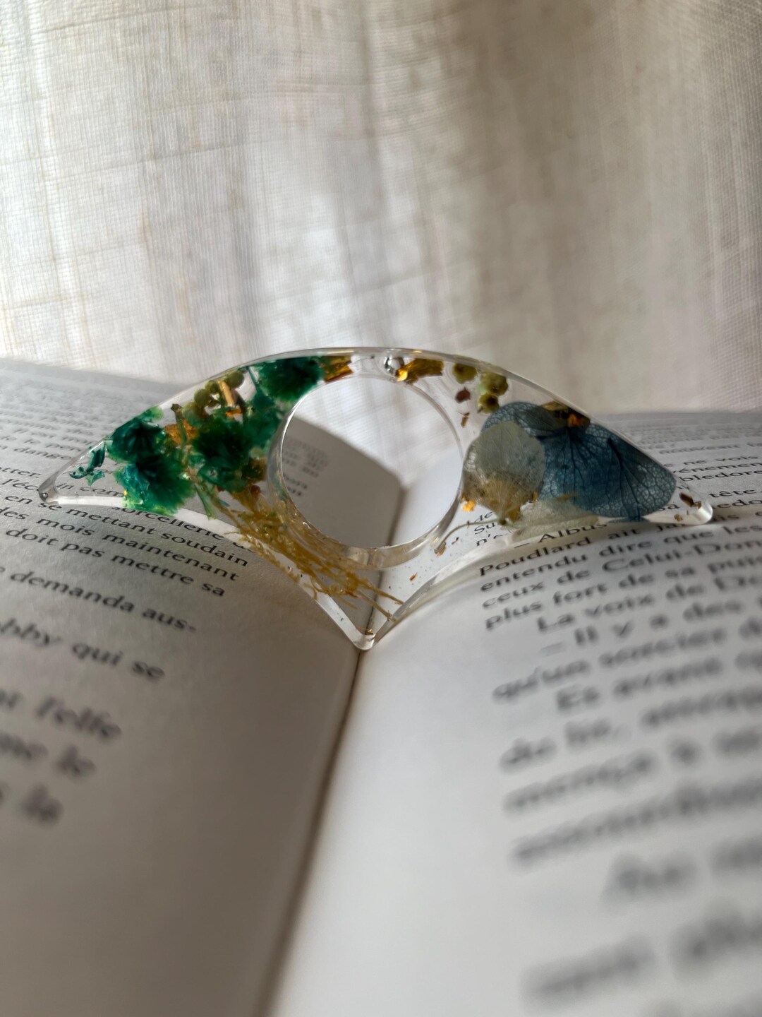 Reading Ring in Resin With Natural Blue Flowers and Gold Leaves ...