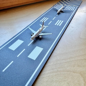 Customizable 3D Printed Runway for Herpa and Gemini Planes - Etsy