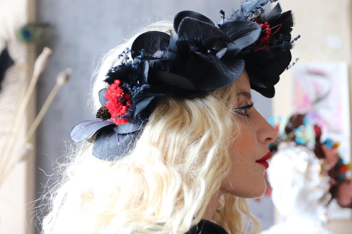 Gothic Black Flower Crown: Halloween Witch Vampire Headpiece - Etsy