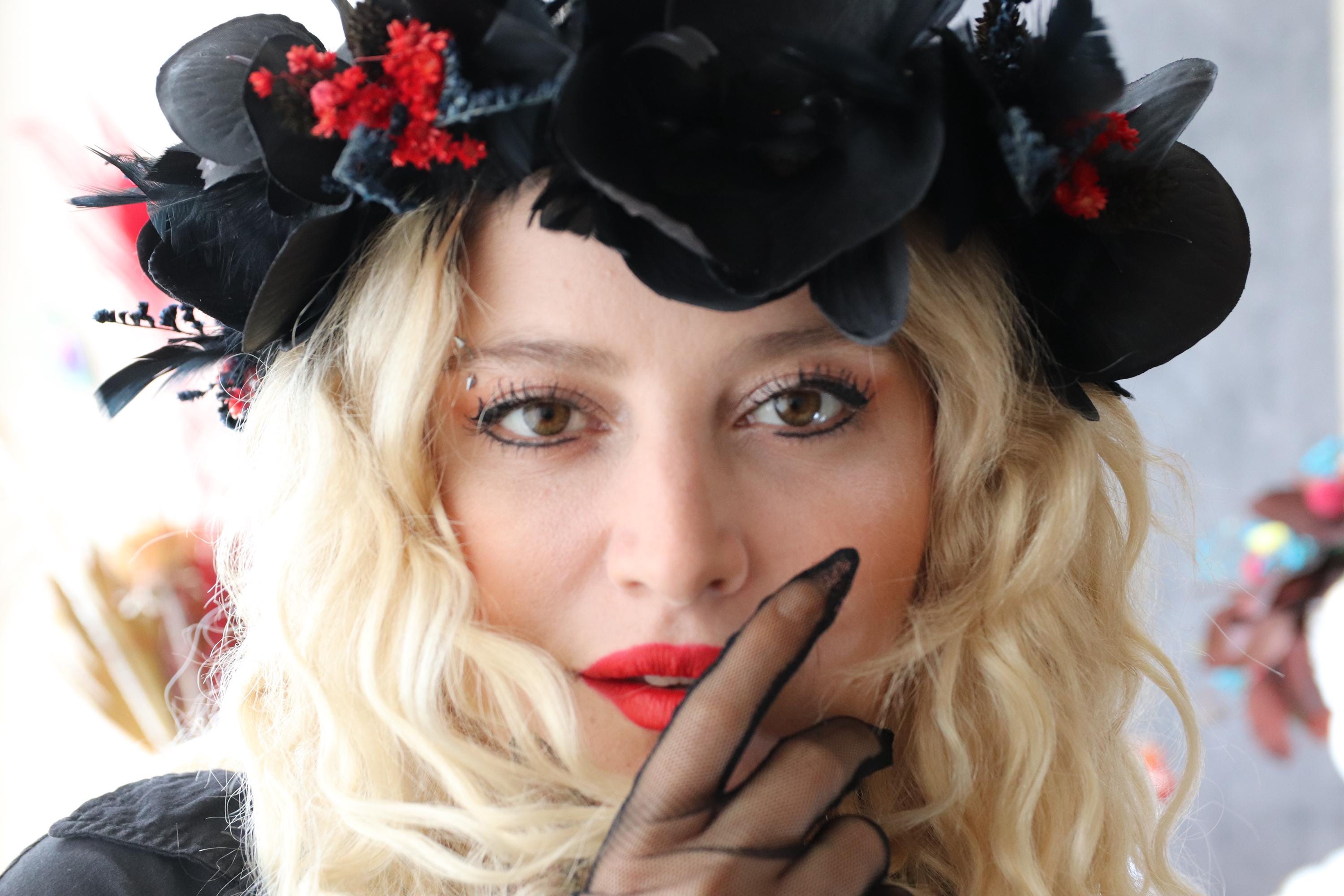 Gothic Black Flower Crown: Halloween Witch Vampire Headpiece - Etsy