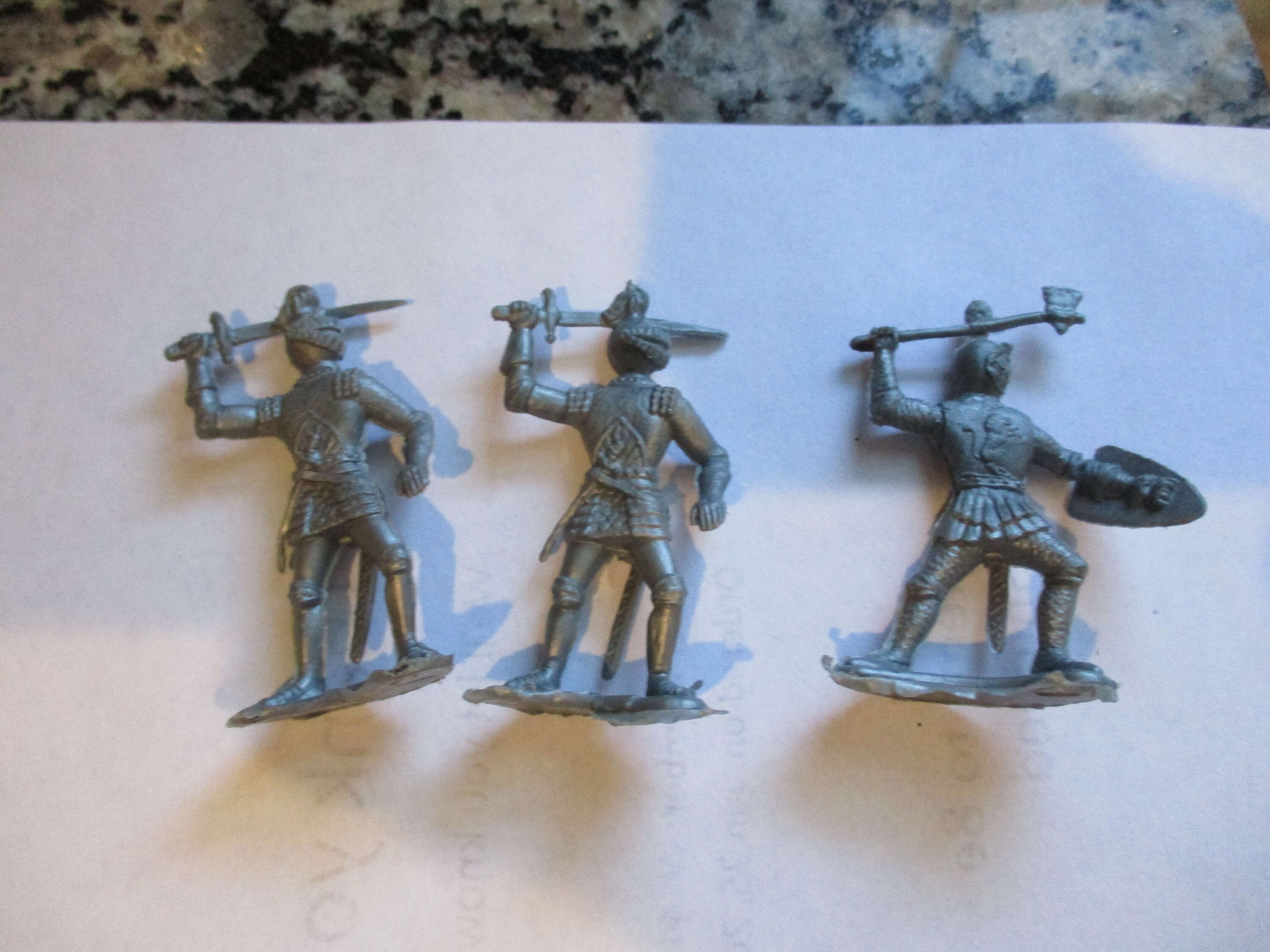 3 1960/70's Louis Marx Medieval Knight 40 Mm Hard Plastic Mini Figures ...