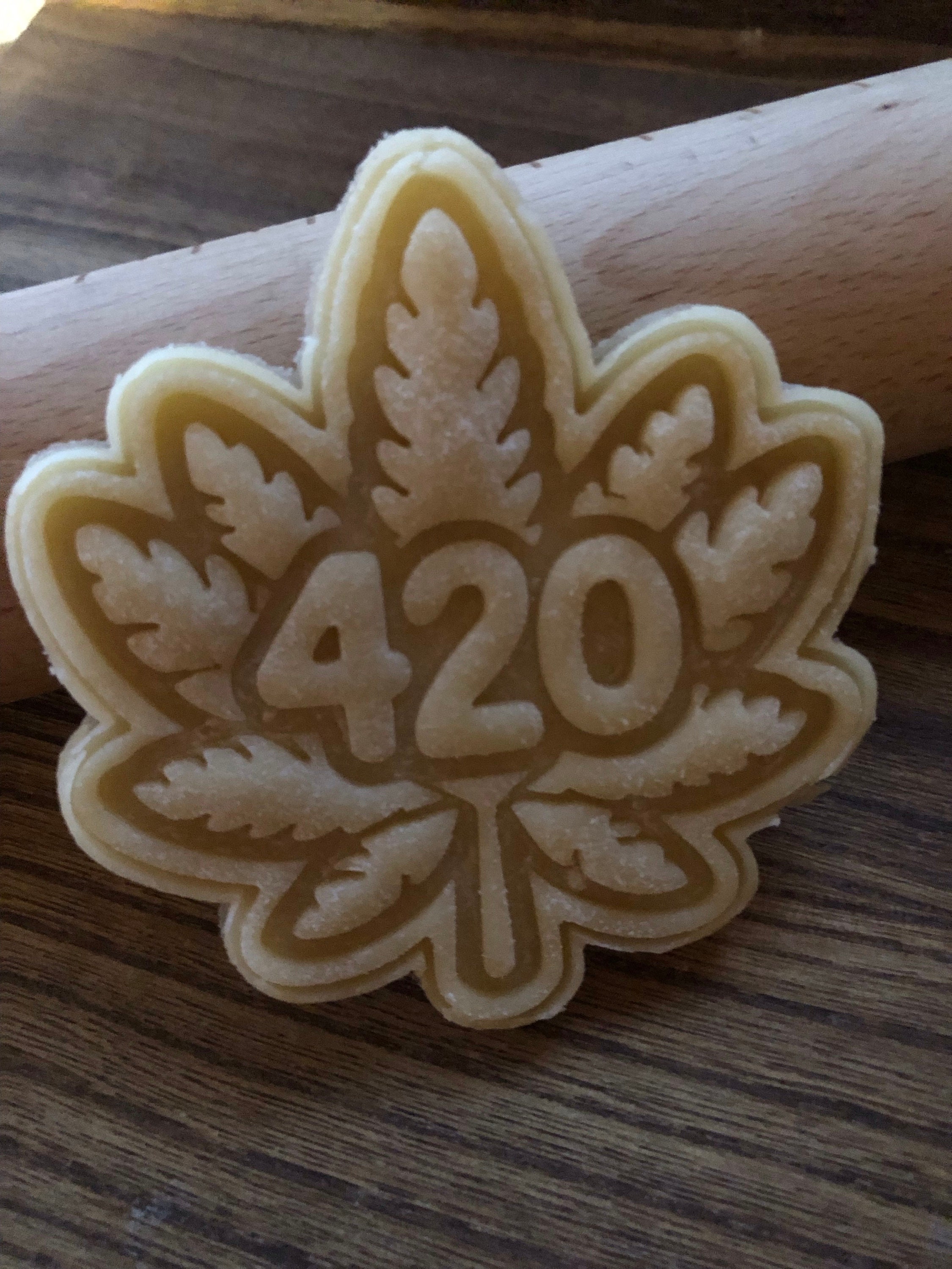 420 Cookie Cutter, Marijuana Leaf Cookie Cutter and Stamp - Etsy