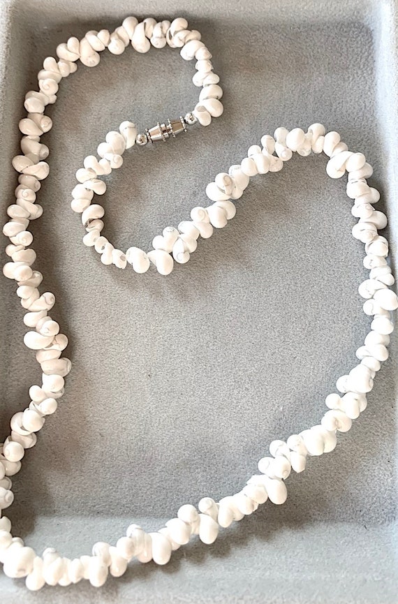Handmade Hawaiian White Puka Sea Shell Necklace - Gem