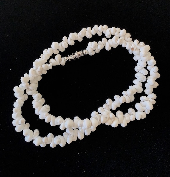 Handmade Hawaiian White Puka Sea Shell Necklace - Gem