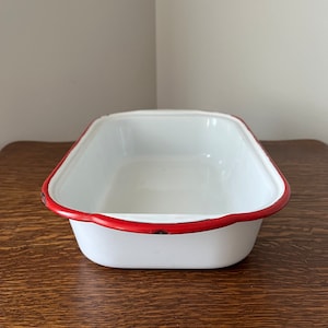 Vintage Farmhouse Red & White Enamelware Cake Baking Pan - Etsy
