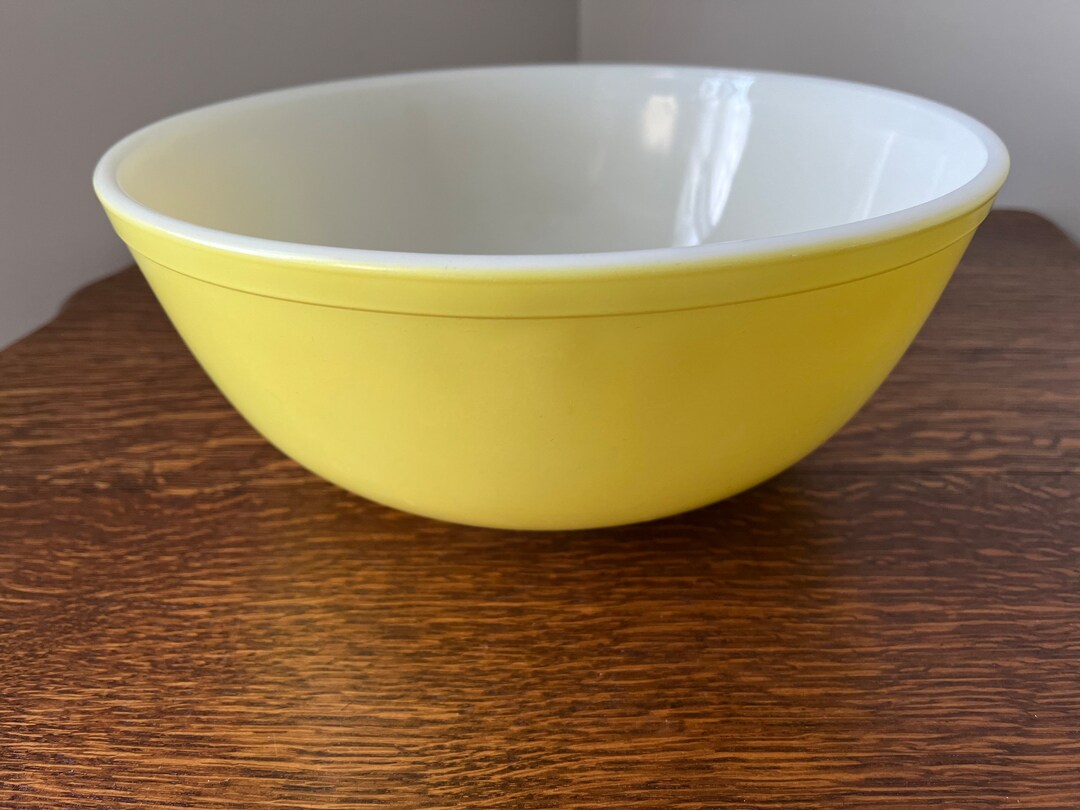 Mid-century (1950's) Pyrex Mixing Bowl | Yellow - Etsy