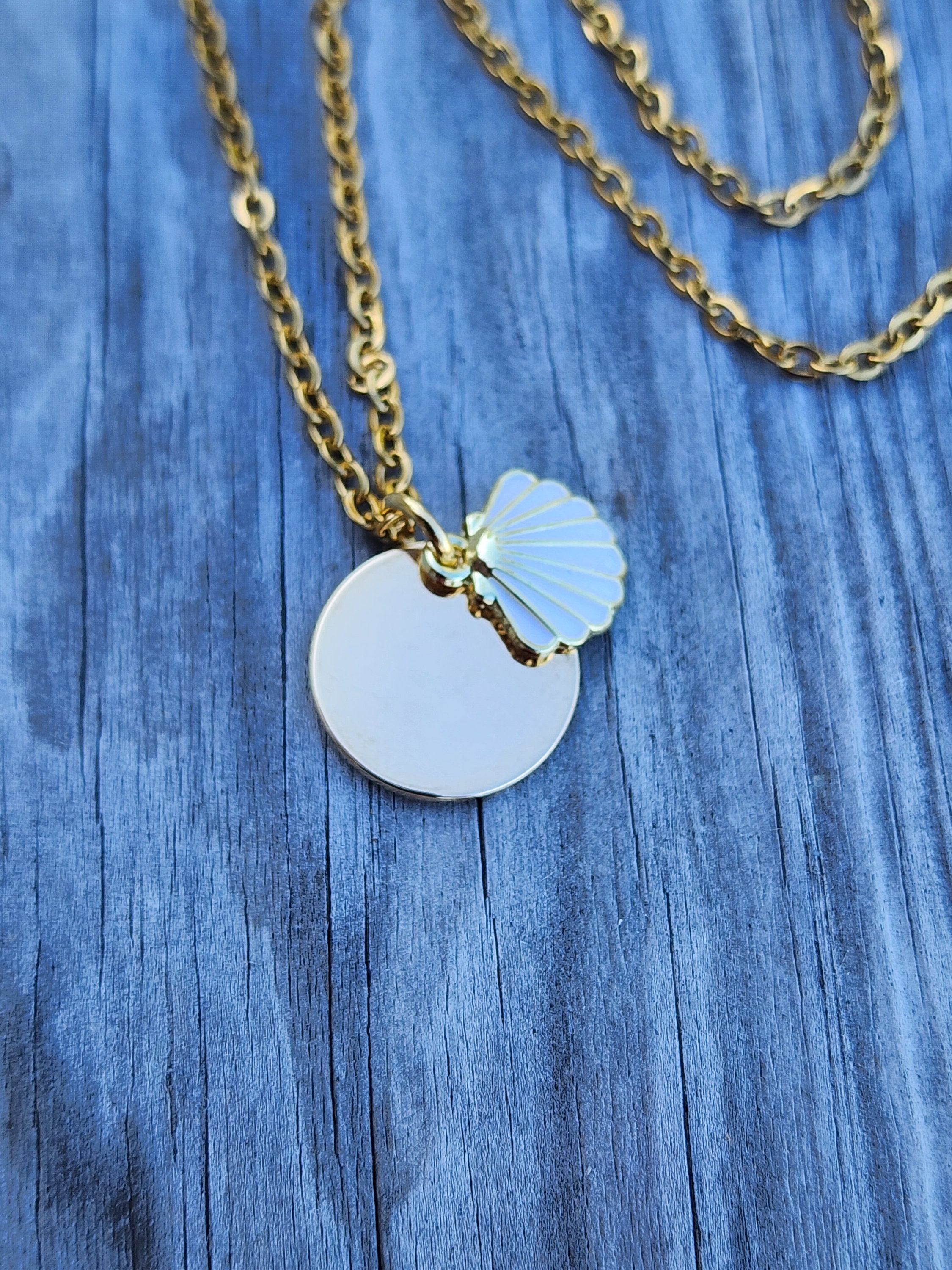 White Scallop Seashell Shell Necklace on Stainless Steel Gold Chain - Etsy