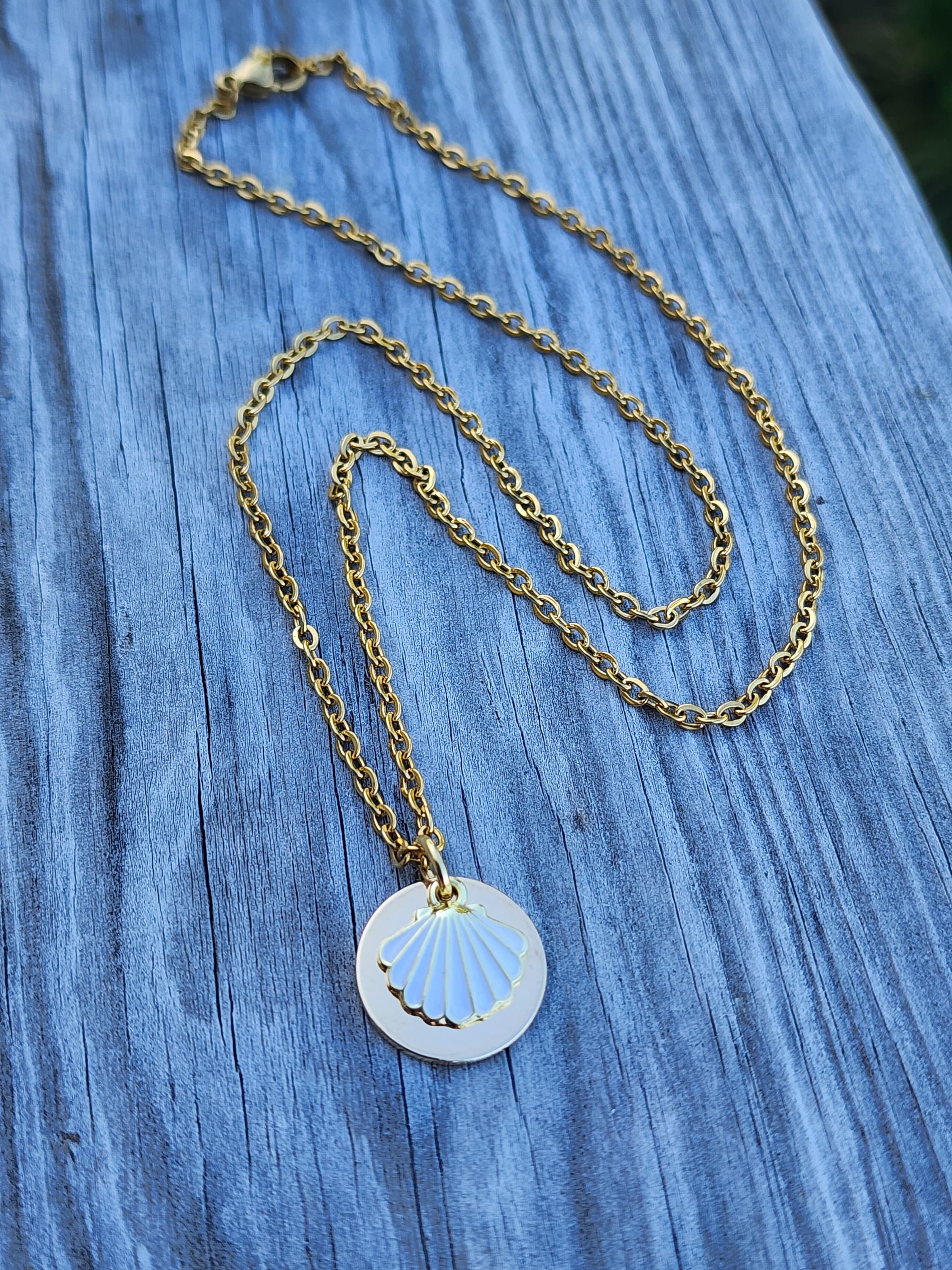 White Scallop Seashell Shell Necklace on Stainless Steel Gold Chain - Etsy