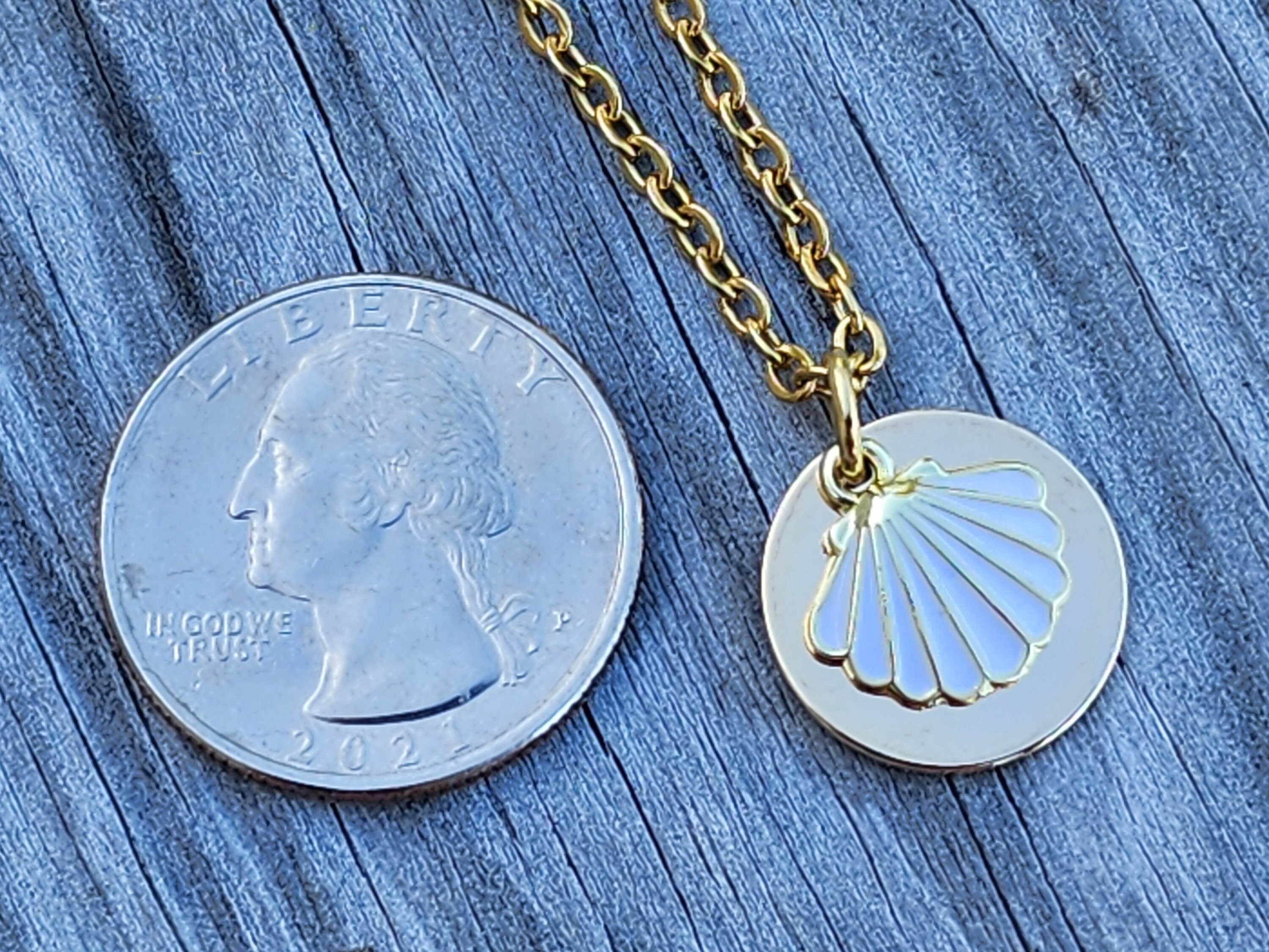 White Scallop Seashell Shell Necklace on Stainless Steel Gold Chain - Etsy