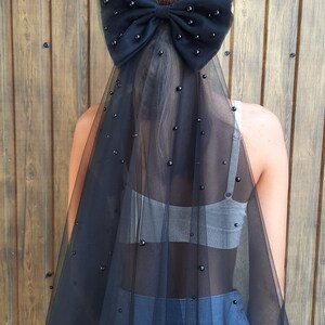 Bridal Bow Black Bow and Pearl Veil on Metal Crest Hair - Etsy