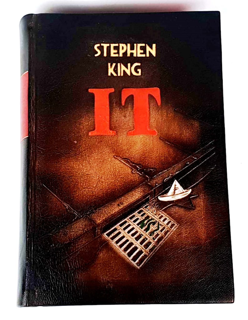 Stephen King's IT - First Edition, Limited Leather Bound Horror Novel ...