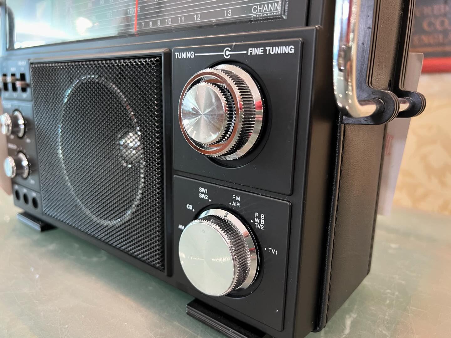 Vintage World Radio | Leather Appearance | Excellent Condition | Fully ...