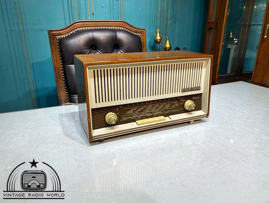 Loewe Opta Bella | Vintage Radio | Orjinal Old Radio | Antique Radio ...
