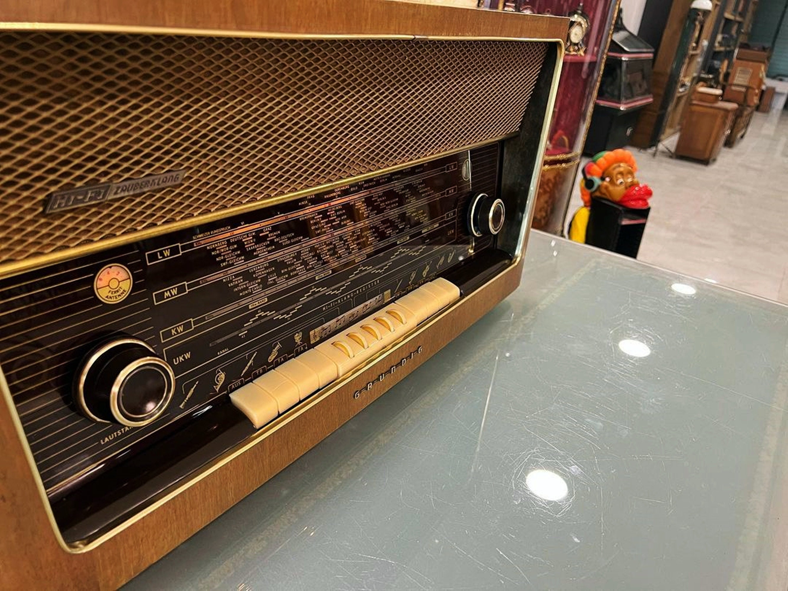 Grundig 4090 - Authentic Vintage Radio, Original Classic, Lamp Radio ...