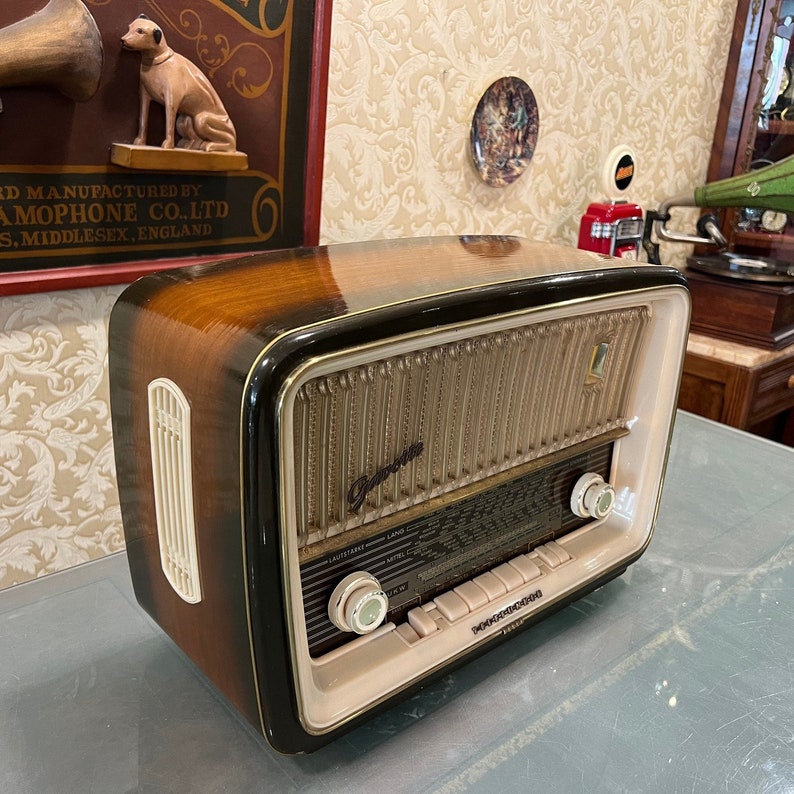 Telefunken Gavotte Tube Radio | Original FM | Factory Finish | High ...