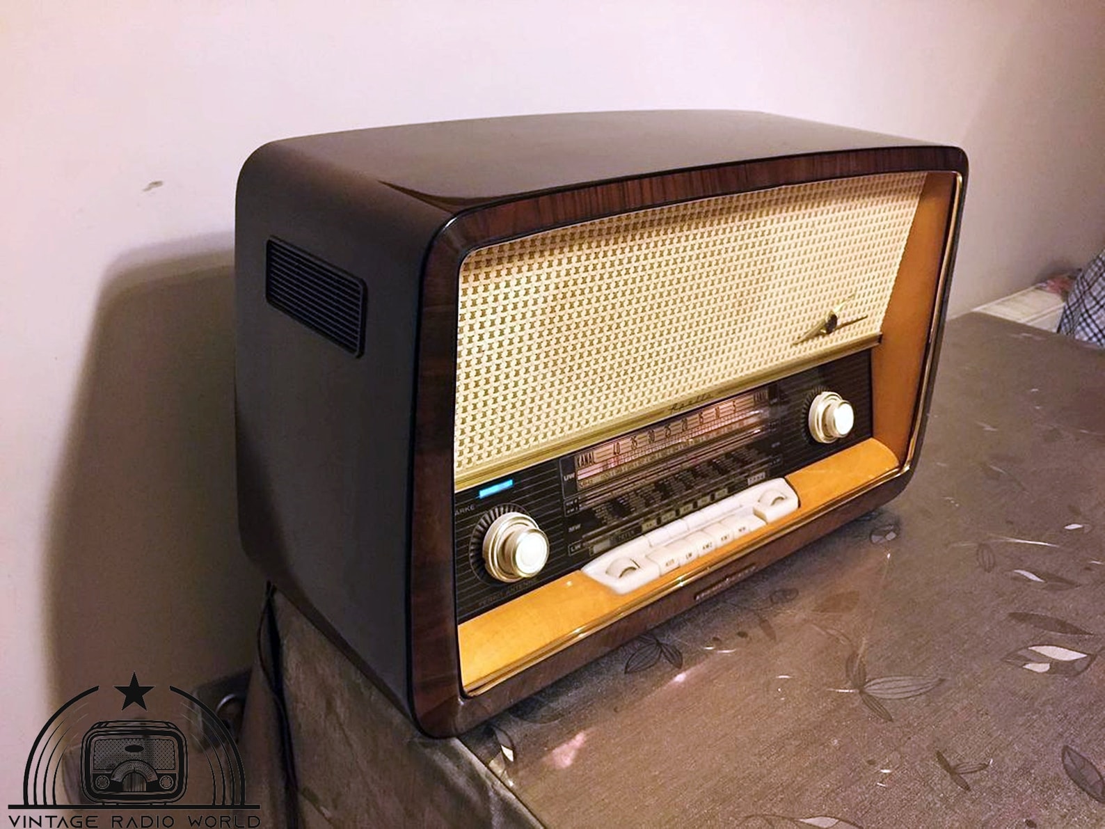 Loewe Opta Apollo 4760 W | Vintage Radio | Orjinal Old Radio | Antique ...
