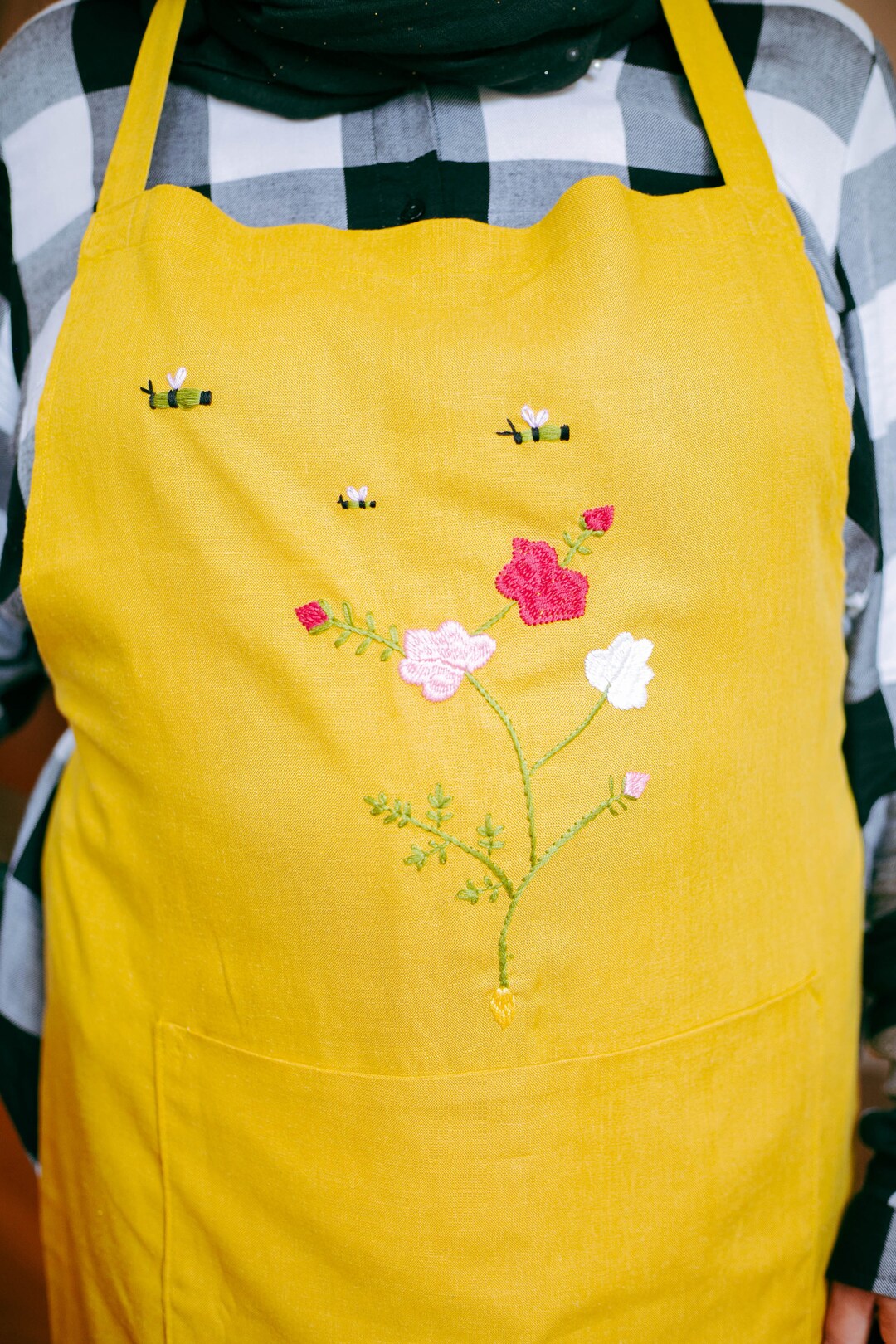 Hand-embroidered Apron With Embroidery Napkin - Etsy