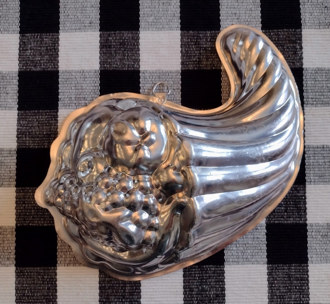 Vintage Aluminum Cornucopia Jello Mold Wall Hanging Decor Pink Silver ...