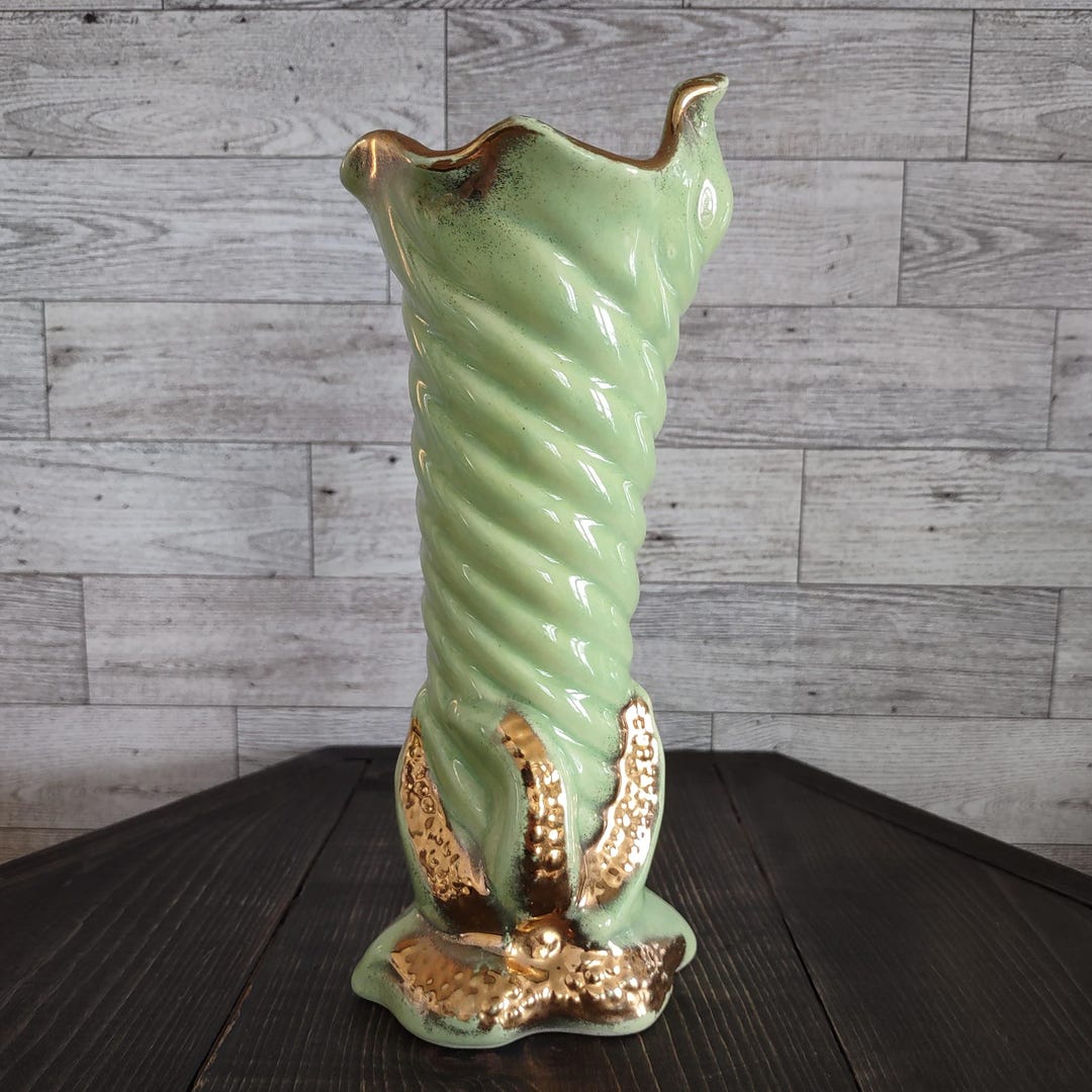 Vintage Mid Century Walkers Ceramic Green Shell Vase Gold Detail #257 ...