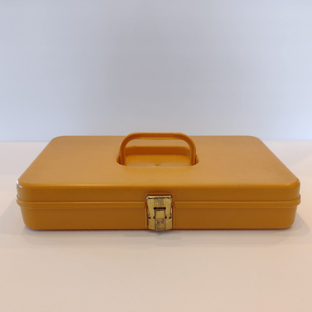 Vintage Wil-hold Harvest Gold Plastic Sewing Thread Bobbin Case Storage ...