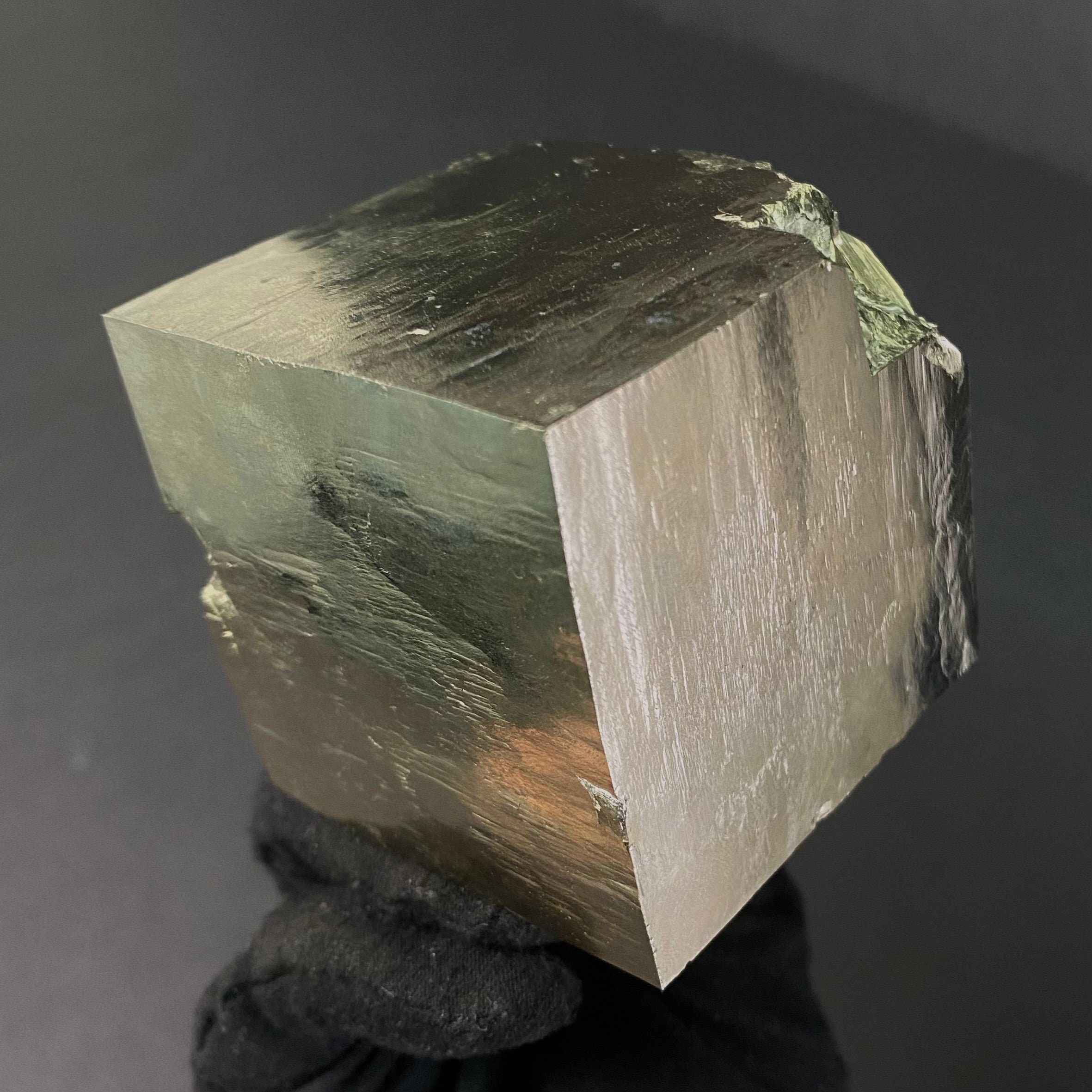 Single Cube Pyrite Specimen From Mina Ampliación A Victoria, Navajún ...